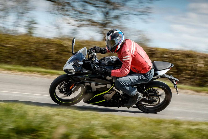 CF MOTO 300SR (2021 - on) Review