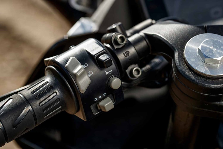 CF MOTO 300SR (2021 - on) Review