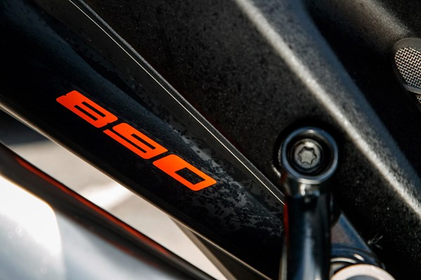KTM 890 DUKE (2021 - on) Review