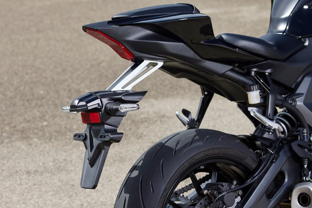 2022 Yamaha R7 review - likeable middleweight sportsbike