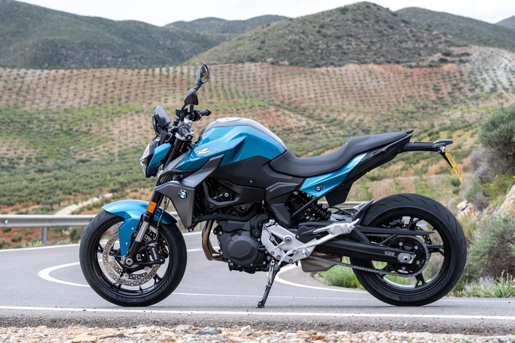 2020-on BMW F900R Review: F900R gets racy for 2025