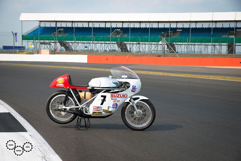 See Sheene's bikes and medals at Motorcycle Live