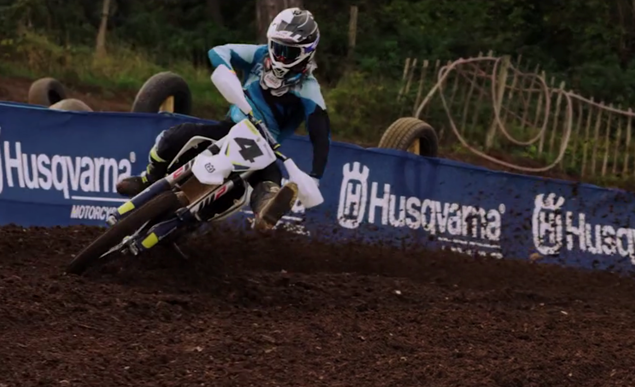 Video: Pro mountain bikers turn to motocross for winter training