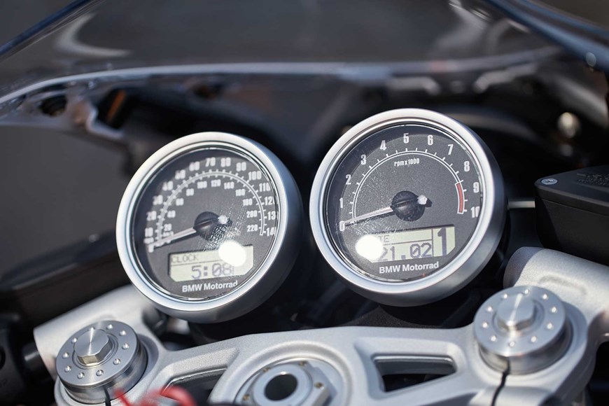 UK exclusive! BMW R NineT Racer first ride