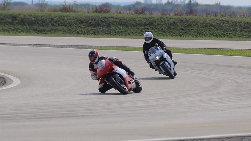 MCN users show us their knee down pics