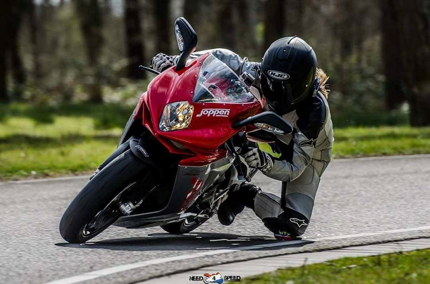 MCN users show us their knee down pics