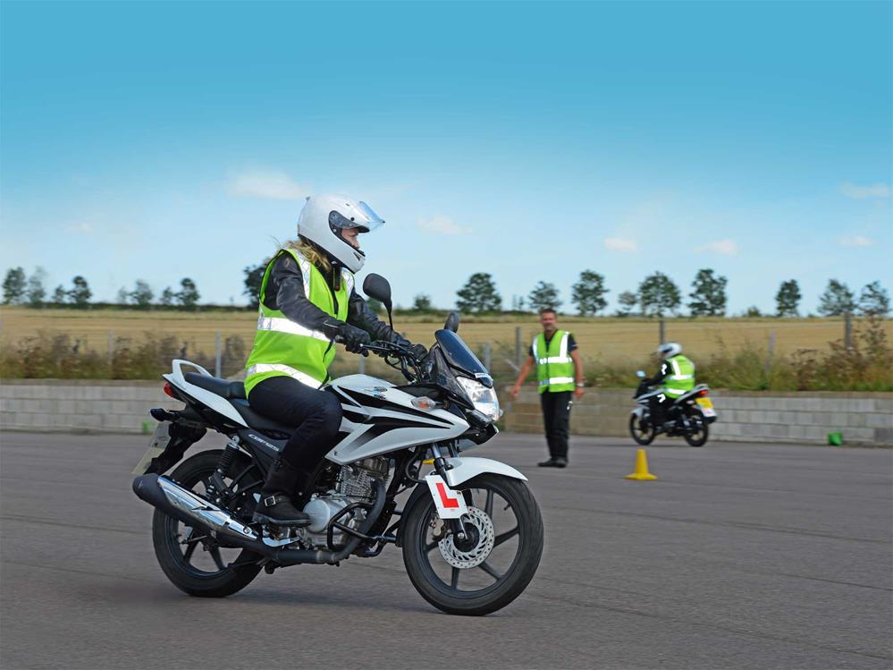 How to pass a CBT and ride a motorcycle