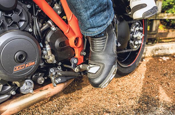 How to ride a motorcycle with a pillion passenger