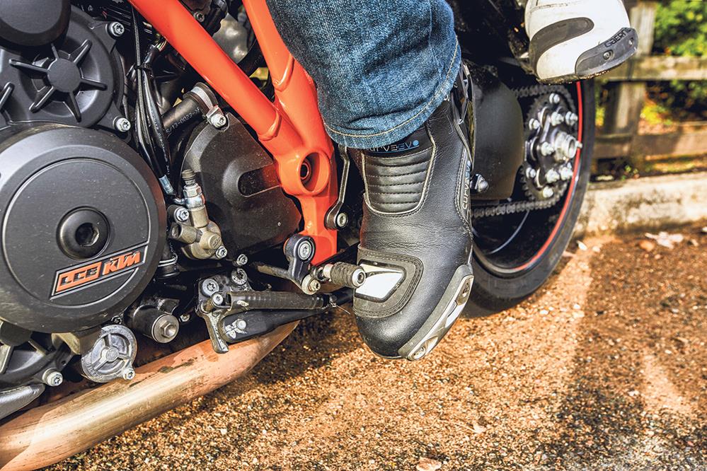 How to ride a motorcycle with a pillion passenger