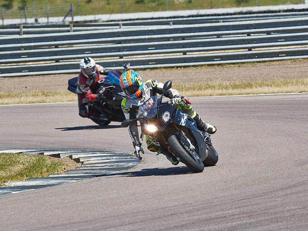 Cornering a motorbike with confidence