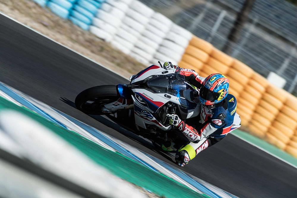 Cornering a motorbike with confidence