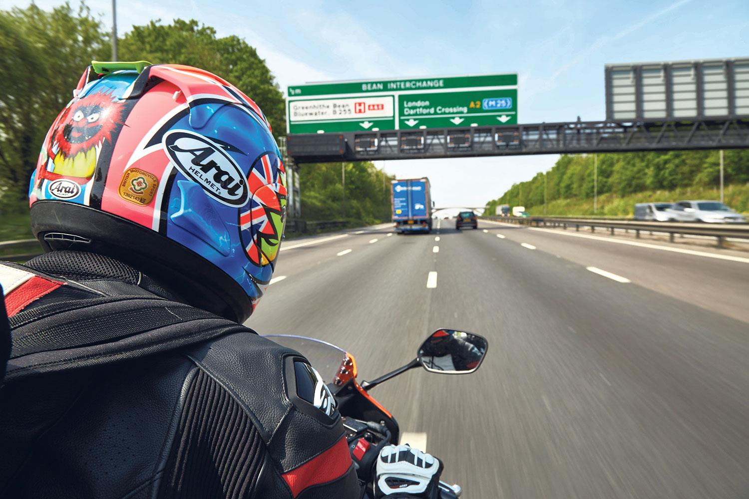 Smart motorway rollout paused for safety data collection | MCN
