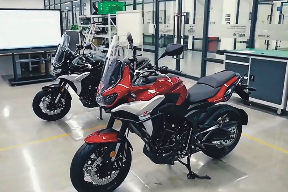 First ‘Chinese Norton’ debuts: Zongshen Cyclone RX6 is powered by 650 ...
