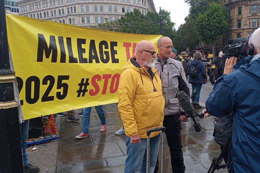 ULEZ cameras targeted: Protesters damage emissions tech as stricter ...