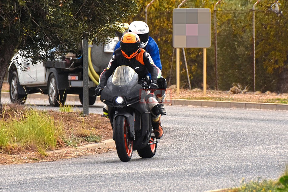 Spy shots: KTM RC990 parallel-twin sportsbike spotted in testing