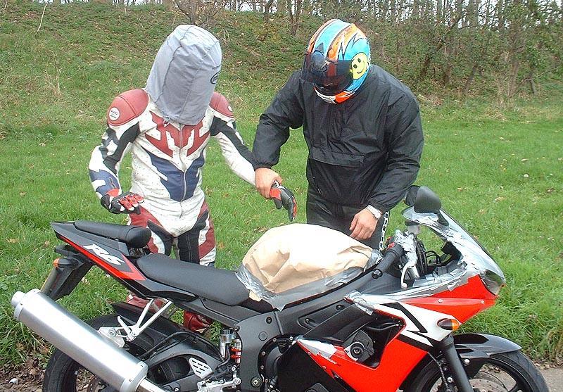 Readers in blind R6 test